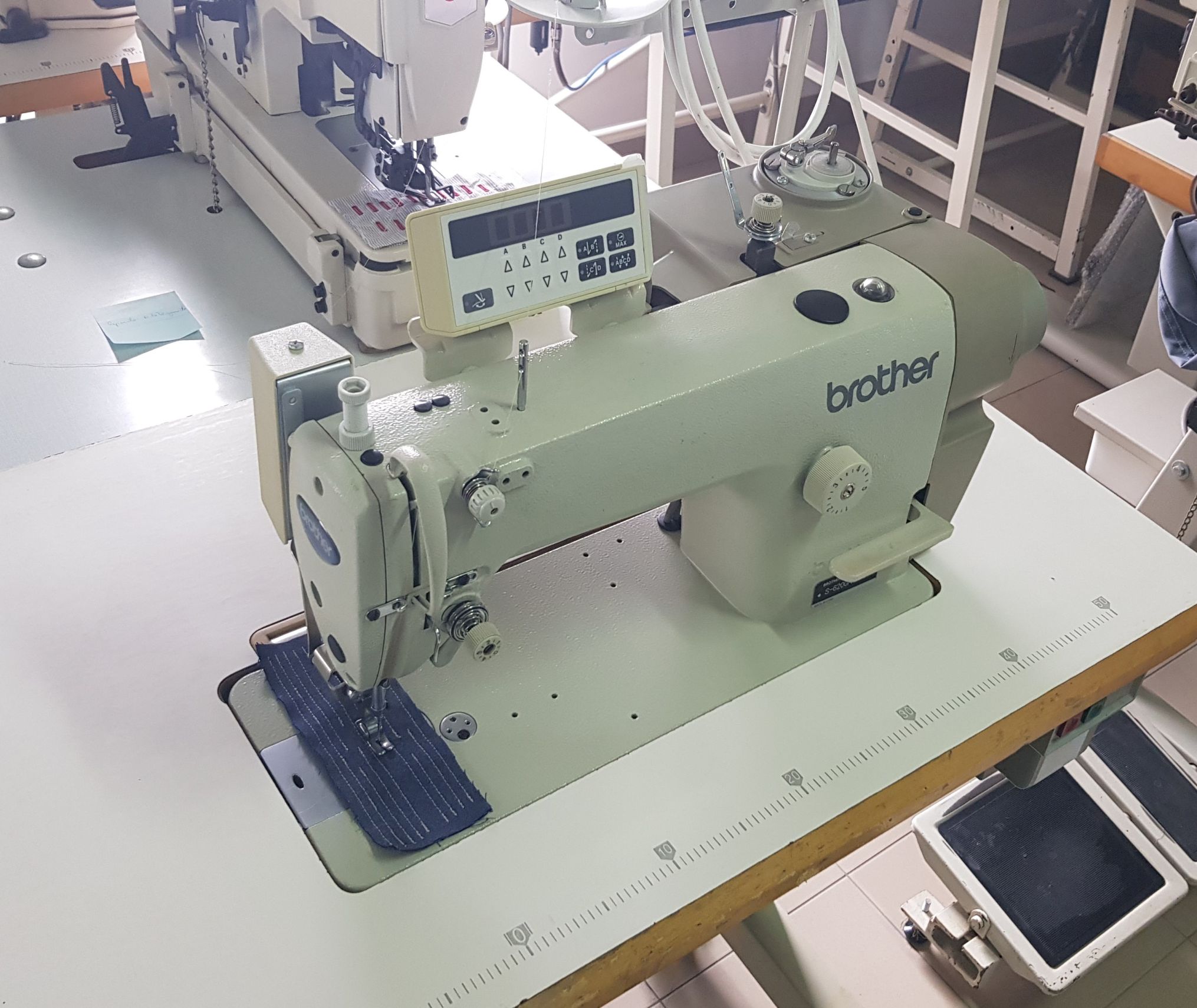 Masina de cusut liniar BROTHER S-6200A-405
