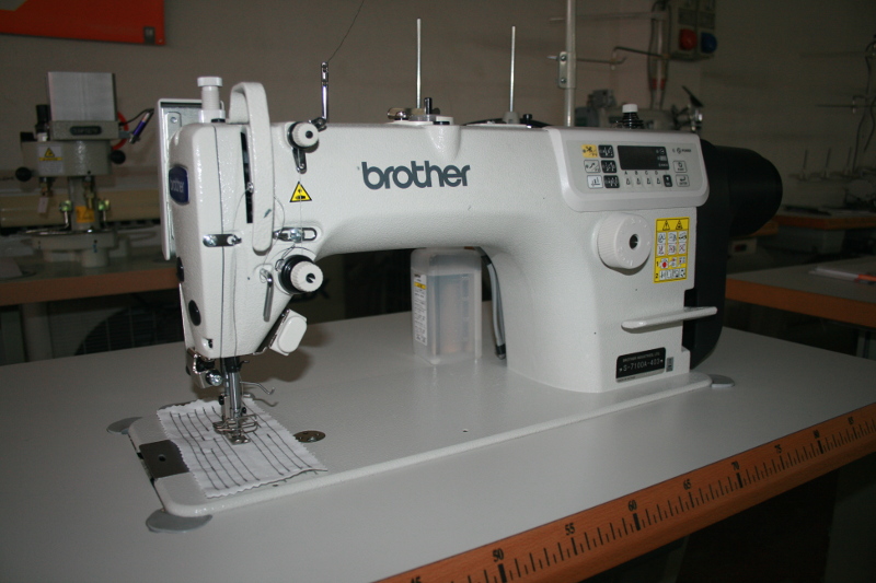 Masina de cusut Brother S-7100A-403