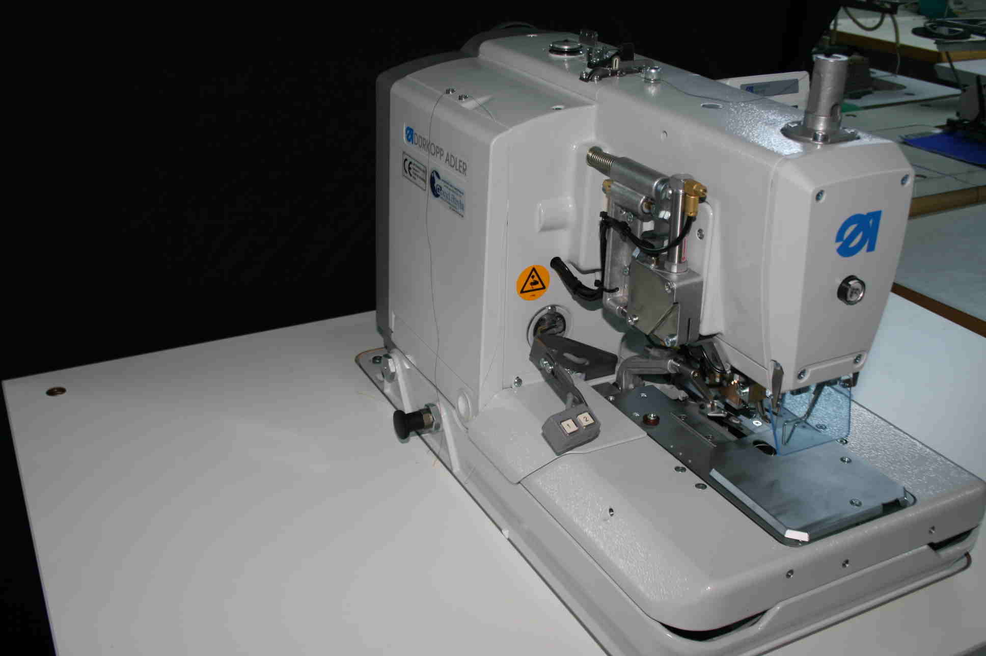 Masina de cusut butoniera marca DURKOPP ADLER 580-321