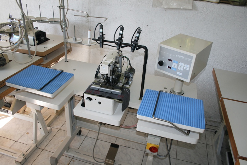 Buttonholing machines Juki MBH-180